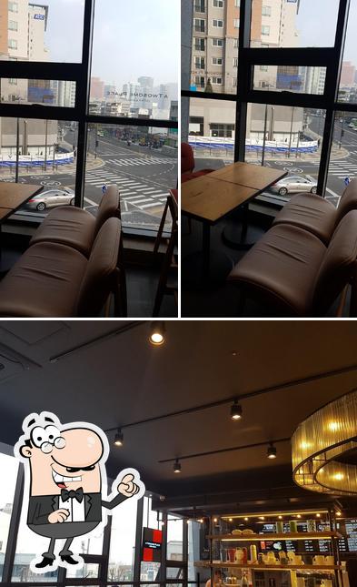 A Twosome Place cafe, Seoul, 110-2 Malli-dong 2(i)-ga - Restaurant reviews