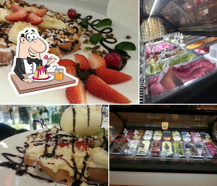 Waffle Crown, Istanbul, Optimum Avm Istiklal Sokak No.10/4 -1. Kattayız ...