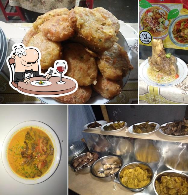 lontong kikil dan soto kuning kang totong, Marga Jaya - Restaurant reviews