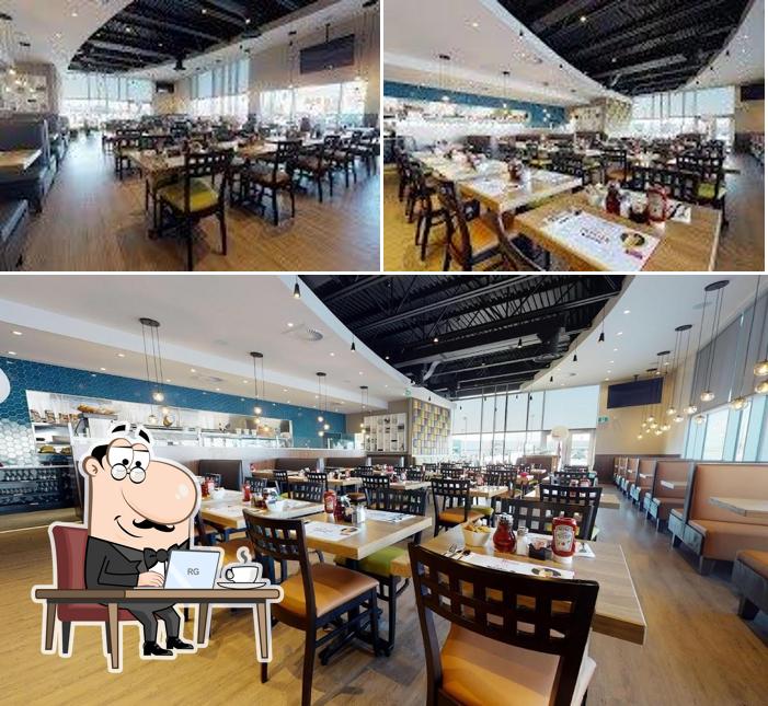 Petinos Charlemagne in Charlemagne - Restaurant menu and reviews