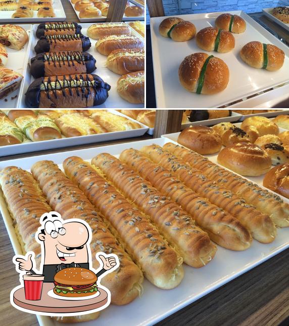 BreadTime Bakery - Roti Manis, Roti Tawar, Cake, Jajanan Pasar, Snack ...