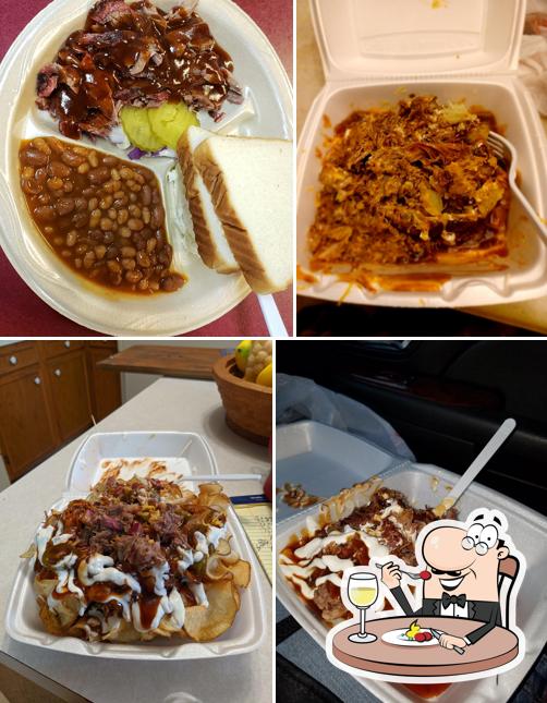 Chuck's BarBQ & Burgers in Evadale - Restaurant menu and reviews