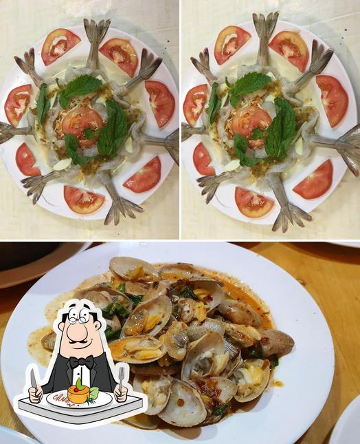 Steam Train Seafood Restaurant, Nong Kae - Restaurant reviews