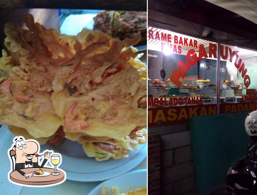 Pagaruyung restaurant, West Jakarta, Jl. Pesanggrahan Raya No.28 ...