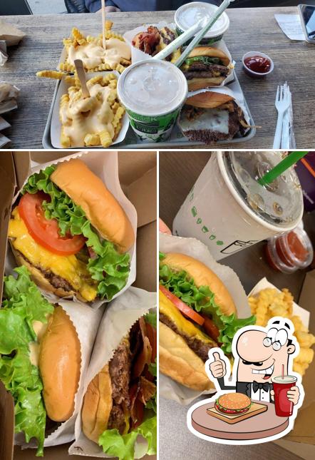 Shake Shack Downtown Brooklyn, 409 Fulton St in New York City ...