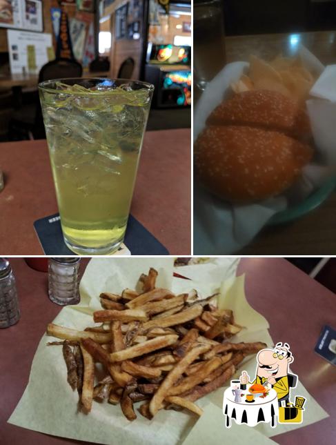 Stanich's, Parking lot, 4915 NE Fremont St in Portland - Restaurant ...