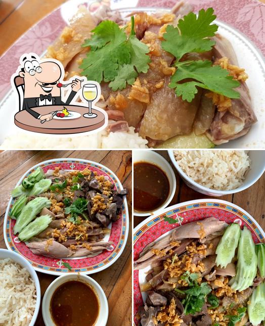 Restaurante Betong-Chifun Chicken rice, Bang Bua Thong - Opiniones del ...