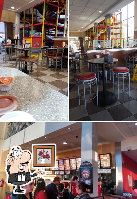 Carl's Jr fast food, Tonalá, Av Río Nilo 7377 - Restaurant menu and reviews