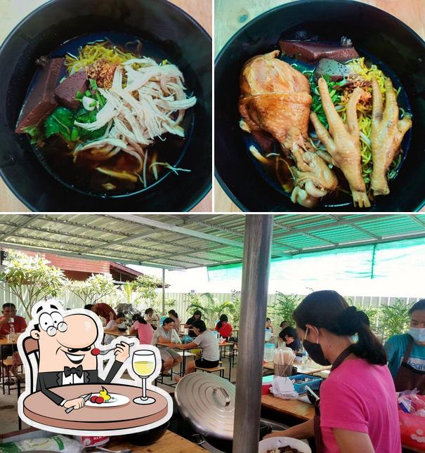 เตี๋ยวไก่ น่องใหญ่ restaurant, Ubon Ratchathani - Restaurant reviews
