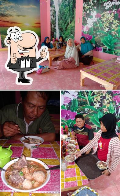 BAKSO TANGKAR dan SAUNG ES KELAPA restaurant, Bekasi Regency ...