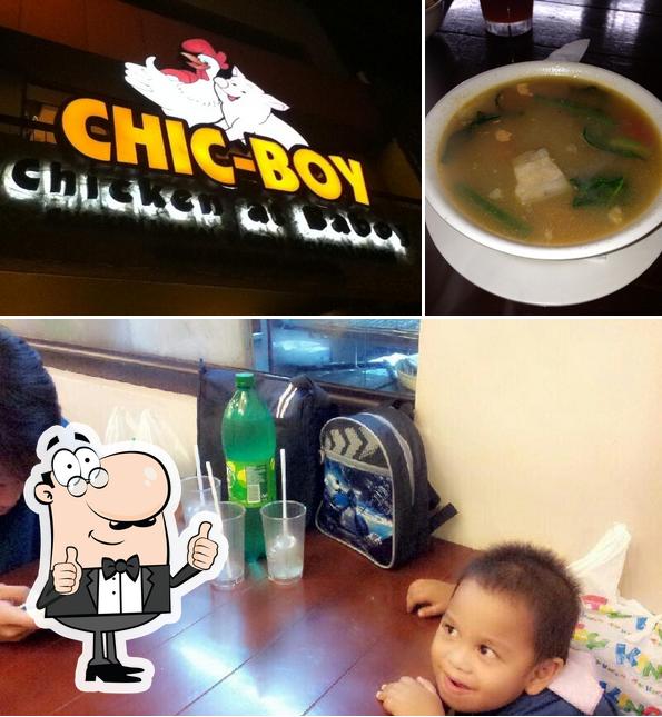 Chic-Boy restaurant, Parañaque, Quirino Ave