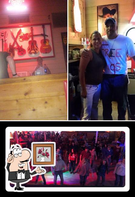 Guitars Rock N' Country Bar, Joplin - Restaurant menu, prices and reviews