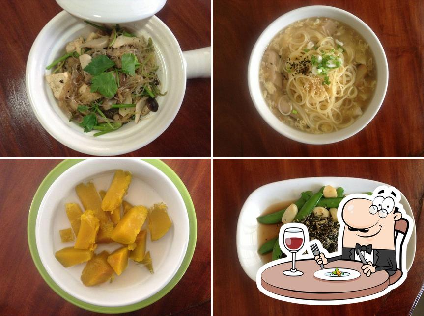 กิ๋นลำ มังสวิรัติ Kin-Lum Vegetarian restaurant, Chiang Mai ...