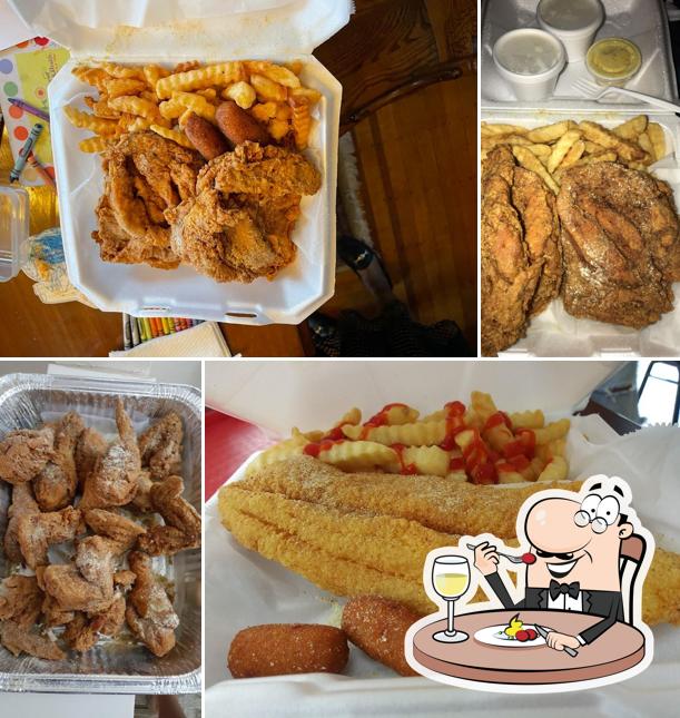 Shark's Fish & Chicken Chicago Style, 3485 Mercer University Dr in ...