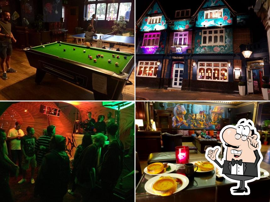 The Rabbit Hole, 151-153 Greyhound Lane in London - Restaurant reviews