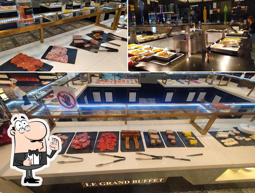 Le Grand Buffet Saintbonnetdemure