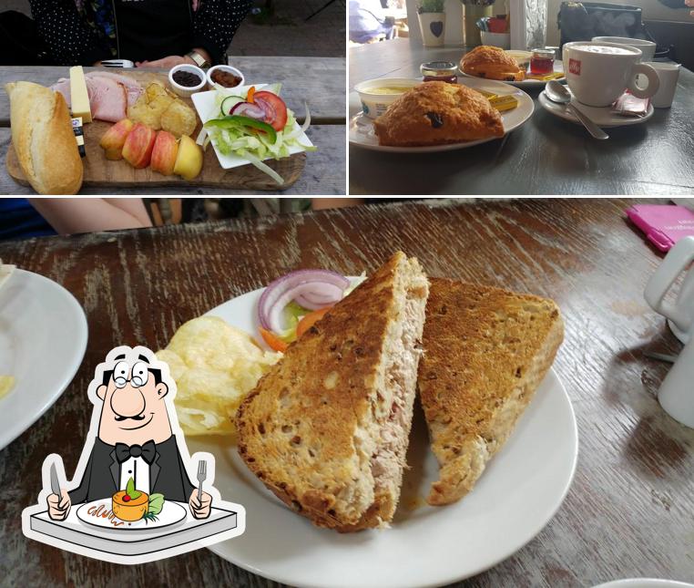 Raglan Castle Cafe, Raglan - Restaurant menu, prices and reviews
