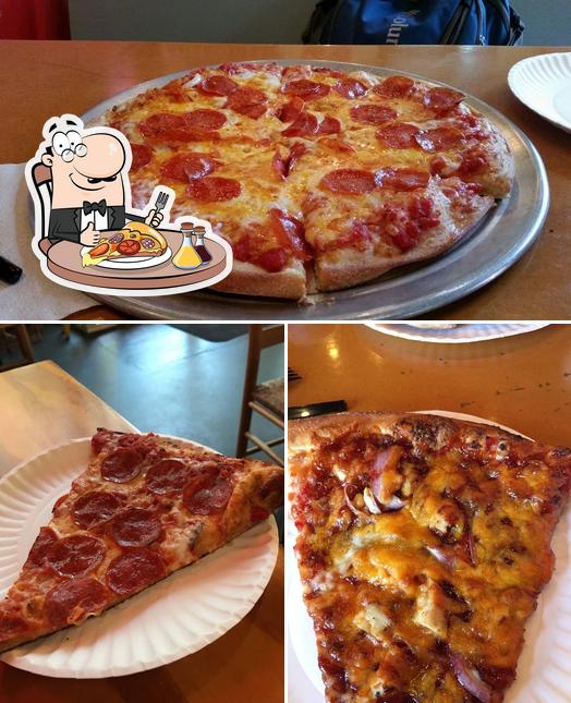 Fuel Pizza, 100-198 E 6th St in Charlotte