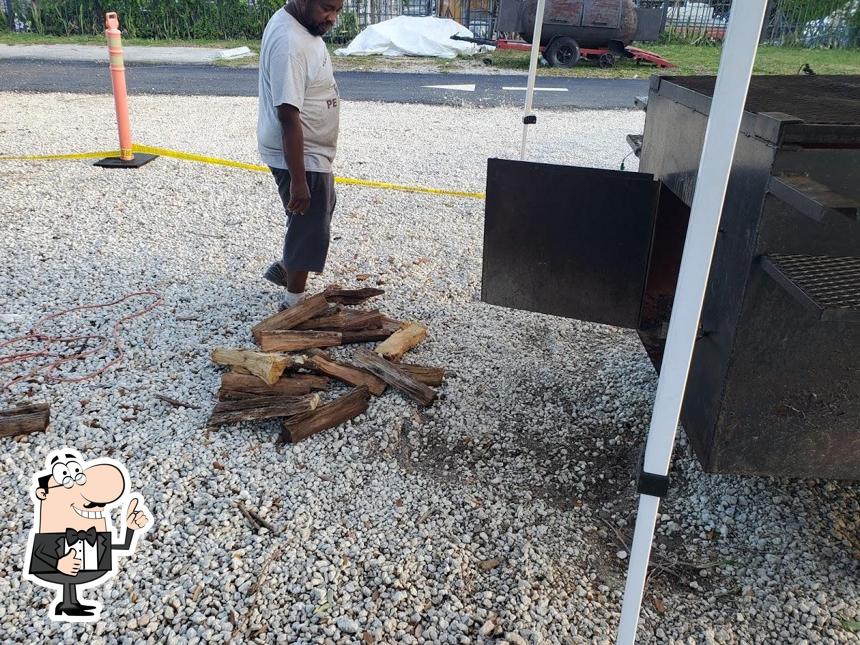 Willis' BAR-B-Q in Riviera Beach - Restaurant reviews