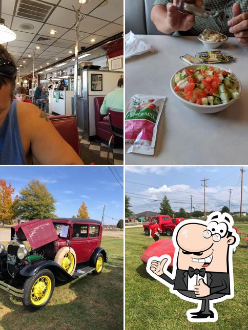 Cruisers Diner in Seaman - American restaurant menu and reviews
