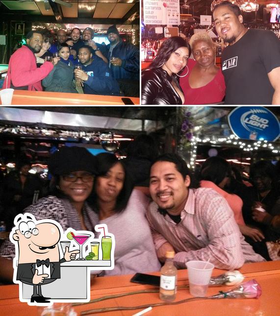 Little Mary's River Inn, Detroit - Restaurant menu, prices and reviews