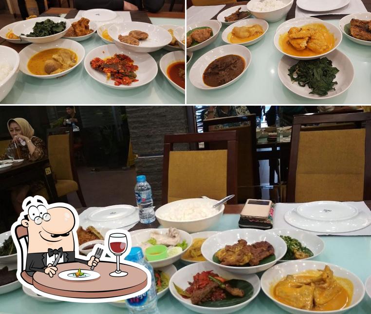 Sari Indah restaurant, South Jakarta, Jl. Wolter Monginsidi No.7 5 ...