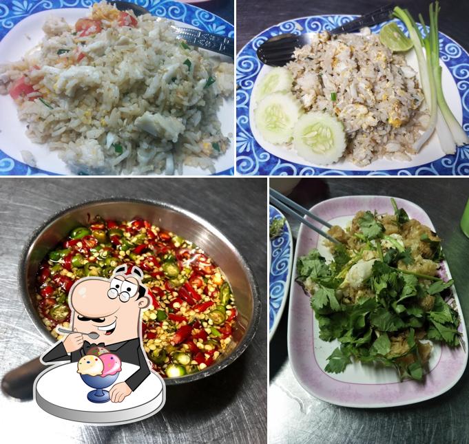 Talad Noi Crab Fried Rice, Bangkok - Restaurant menu, prices and reviews