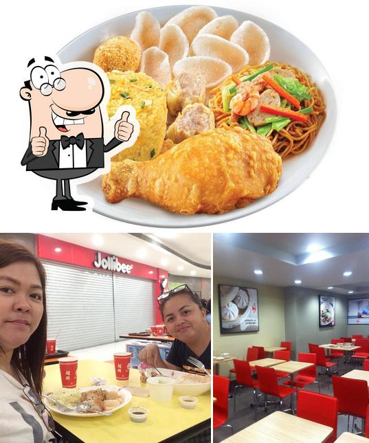 Chowking Divisoria fast food, Manila, JX4C+287 - Restaurant menu and ...