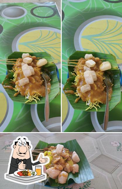 Restaurante Sate Pical Bu Mit & Nasi Ampera, Koto Baru - Opiniones del ...