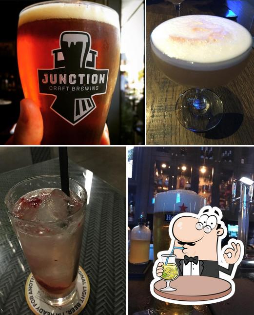 The Fox & Fiddle, 102 John St in Toronto - Restaurant reviews
