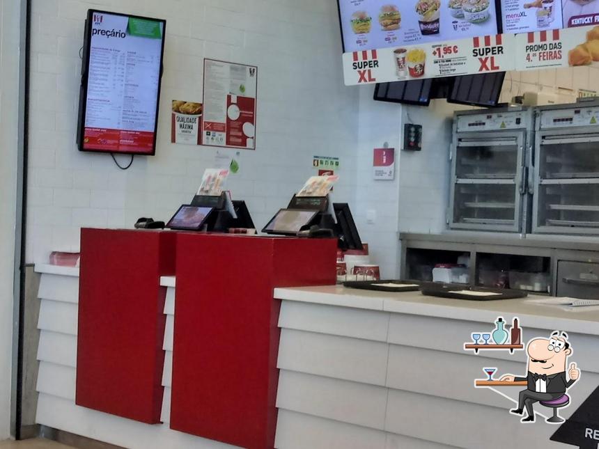 KFC restaurant, Coimbra, R. Gen. Humberto Delgado 207 304 - Restaurant ...