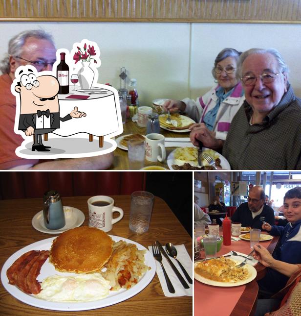 Breakfast Queen, 3460 S Broadway in Englewood - Restaurant menu and reviews
