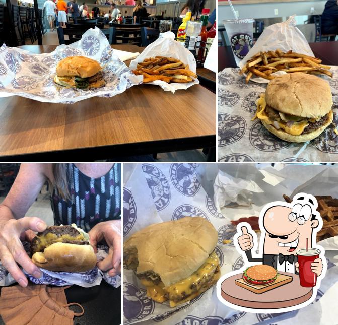 Fat Guys Burger Bar, 7777 E Apache St in Tulsa - Restaurant reviews