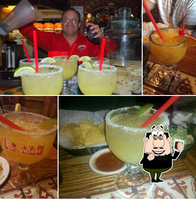 Azteca, 116 E Woodlawn Rd in Charlotte - Restaurant menu and reviews