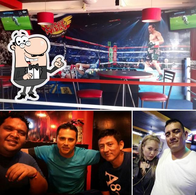 Crazy wings pub & bar, Puerto Vallarta, Blvd. Francisco Medina Ascencio ...