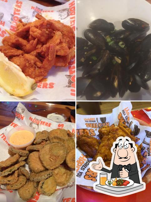Hooters, Naples - Restaurant menu, prices and reviews