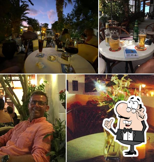 Dorians Bar, Perissa - Restaurant reviews