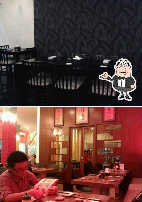 Emperor's Eyes Chinese & Resto Cafe, Medan - Restaurant reviews