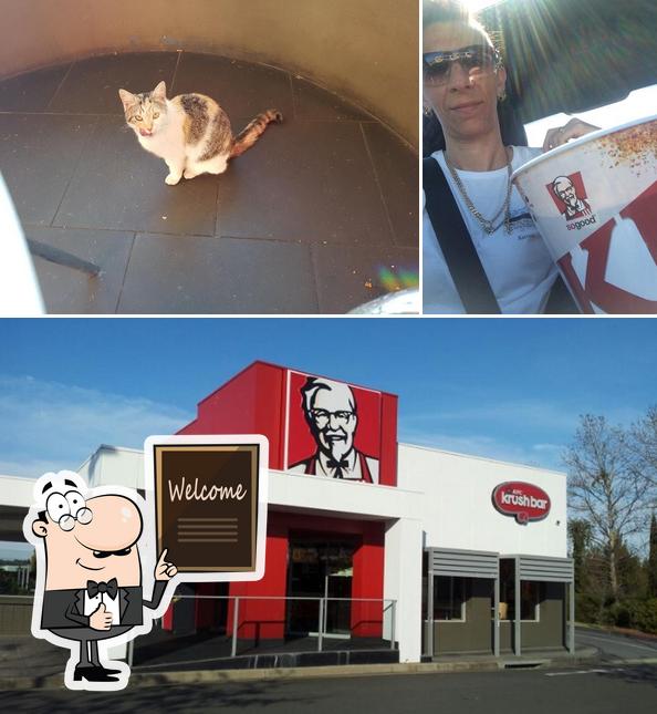 KFC Milperra, 355 Henry Lawson Dr in Bankstown Aerodrome - Restaurant ...