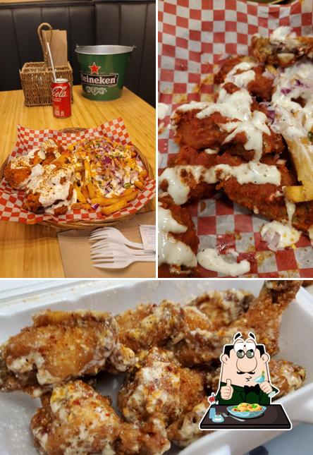 Wow! Wing House, 875 Milner Ave #115 in Toronto - Restaurant reviews