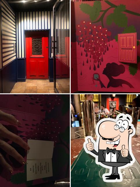 Little Red Door, Paris - Restaurant menu, prices and reviews