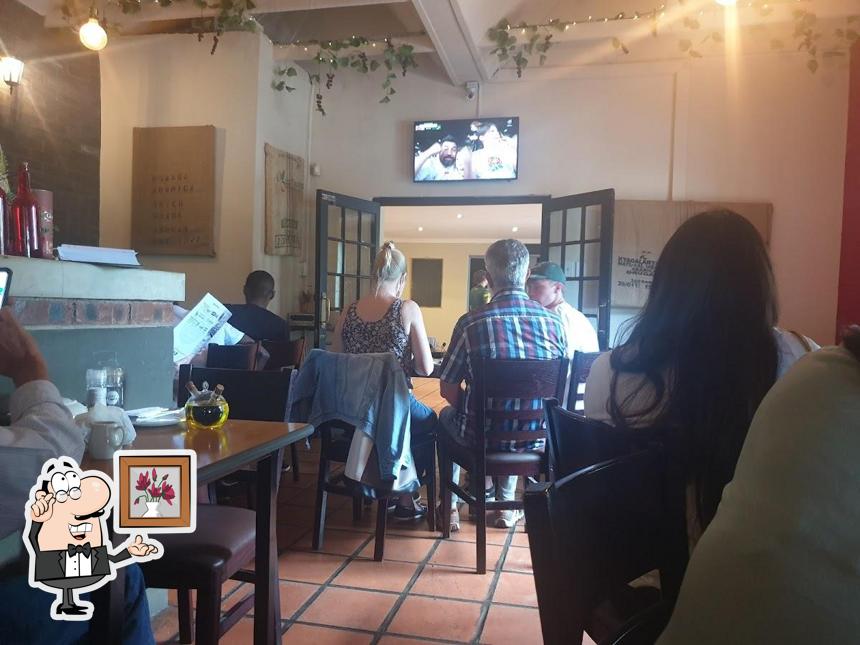 Crossways Pub & Restaurant, Hilton - Restaurant menu, prices and reviews