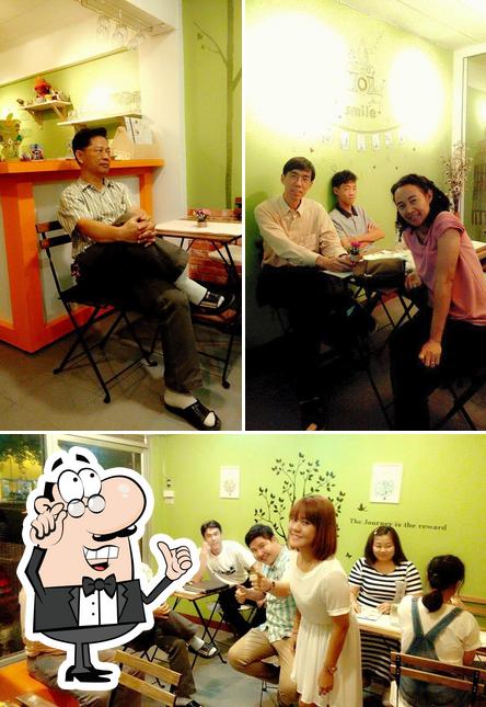 Num Nums "Meal Box & Thai Dessert" Service restaurant, Bangkok