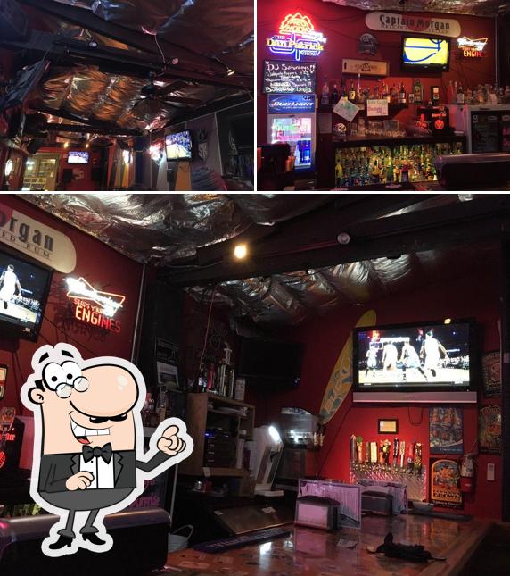 Ten Pin Sports Bar, 137 Main St in Weed