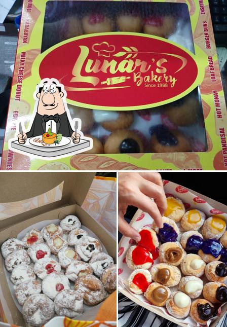 Lunar's Donut Bakery, Manila - Restaurant reviews