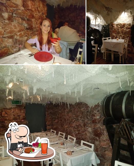 La Cueva in Cheadle - Restaurant menu and reviews