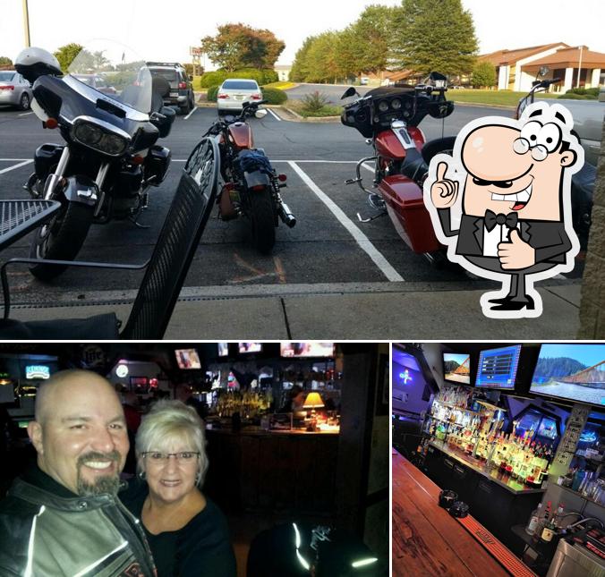 CDs Pub and Grill, Madison - Restaurant menu, prices and reviews