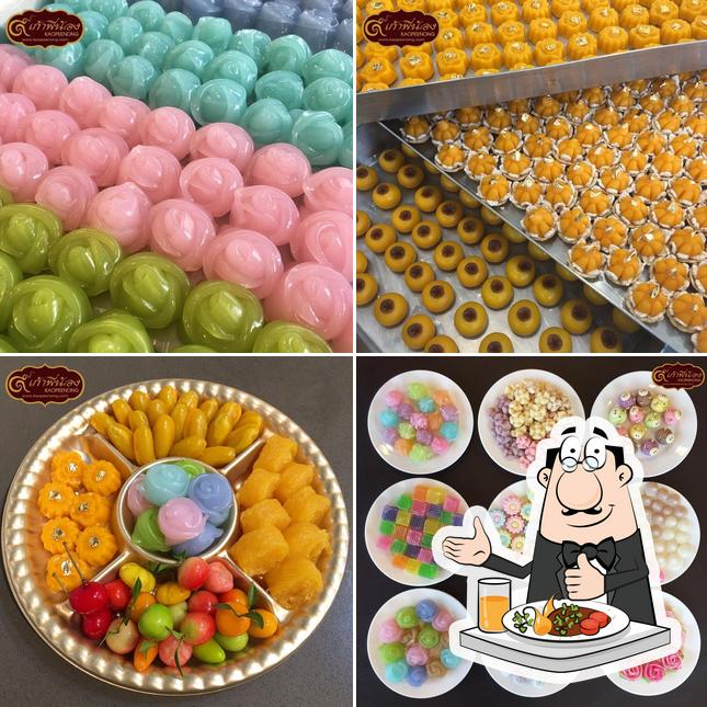 Kao Phee Nong - Thai Dessert Shop desserts, Bangkok - Restaurant menu ...