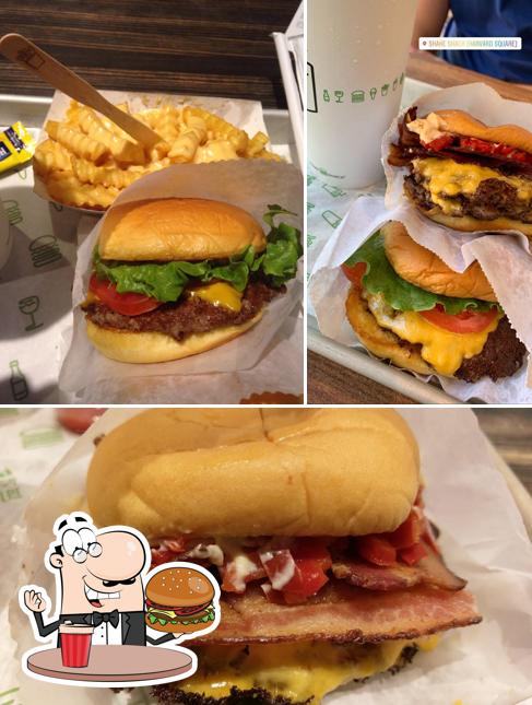 Shake Shack, 92 Winthrop St in Cambridge - Restaurant menu and reviews