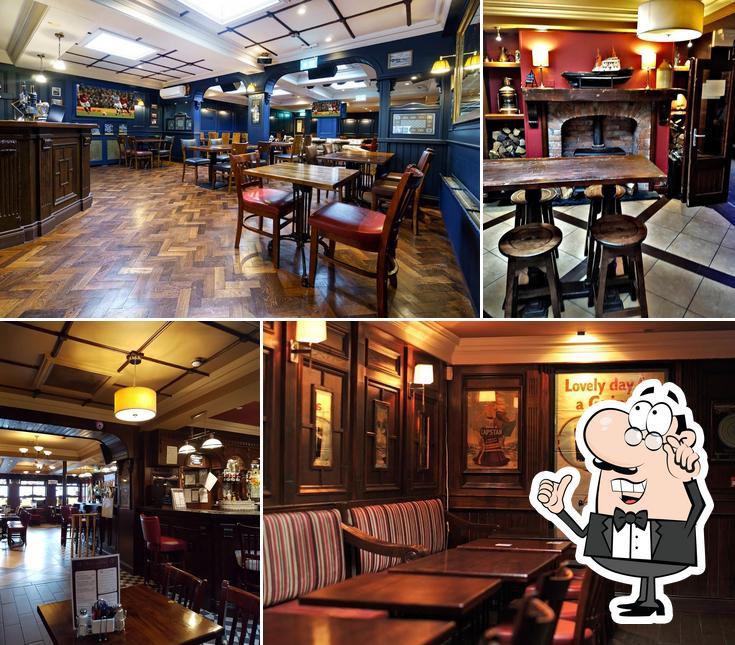 Top 5 pubs & bars in Portrush, december 2025 - Restaurant Guru